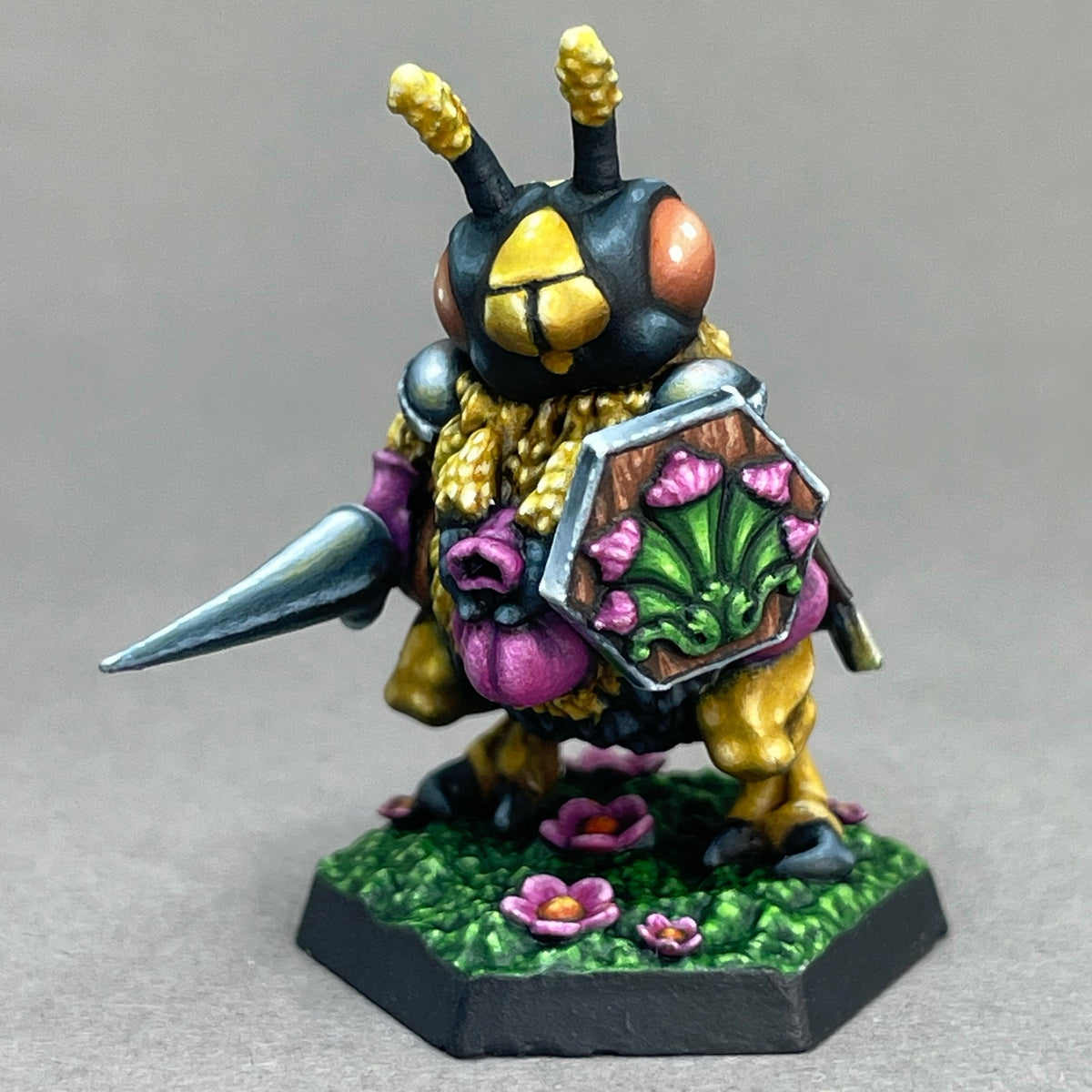 Reaper Bones USA: Honeythorn Knight (on Foot) (30122) – Gnomish Bazaar
